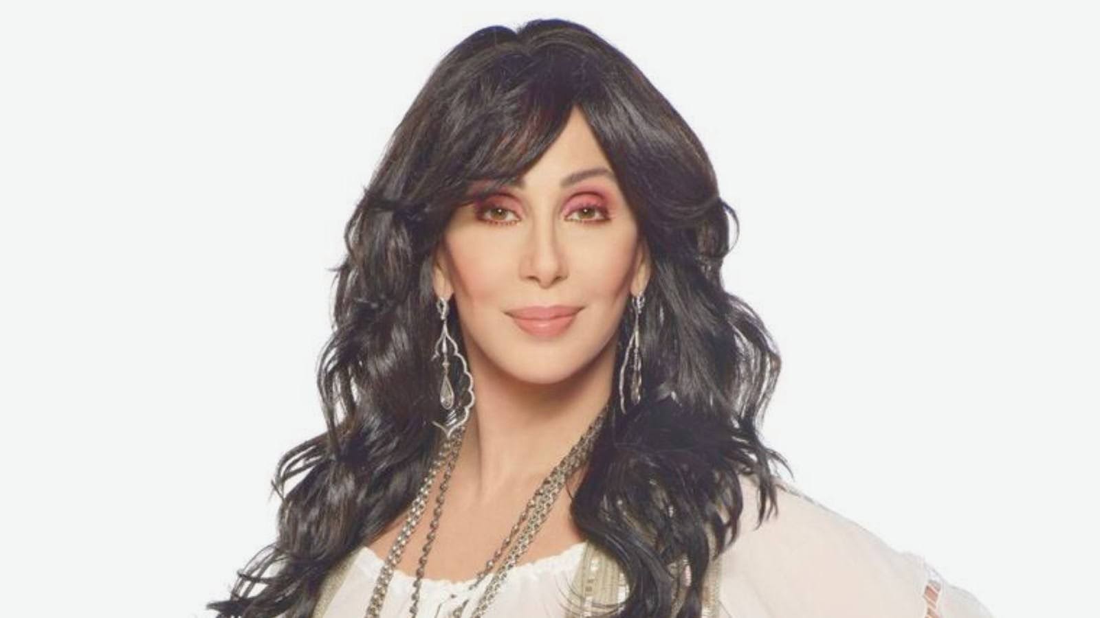 Cher Height: How Tall Is the Pop Icon Really? - WikiLifeTeller